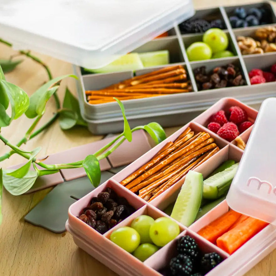 Melii Snackle Box 12 Rum – Snackbeholder til Børn på Farten – AYAVA